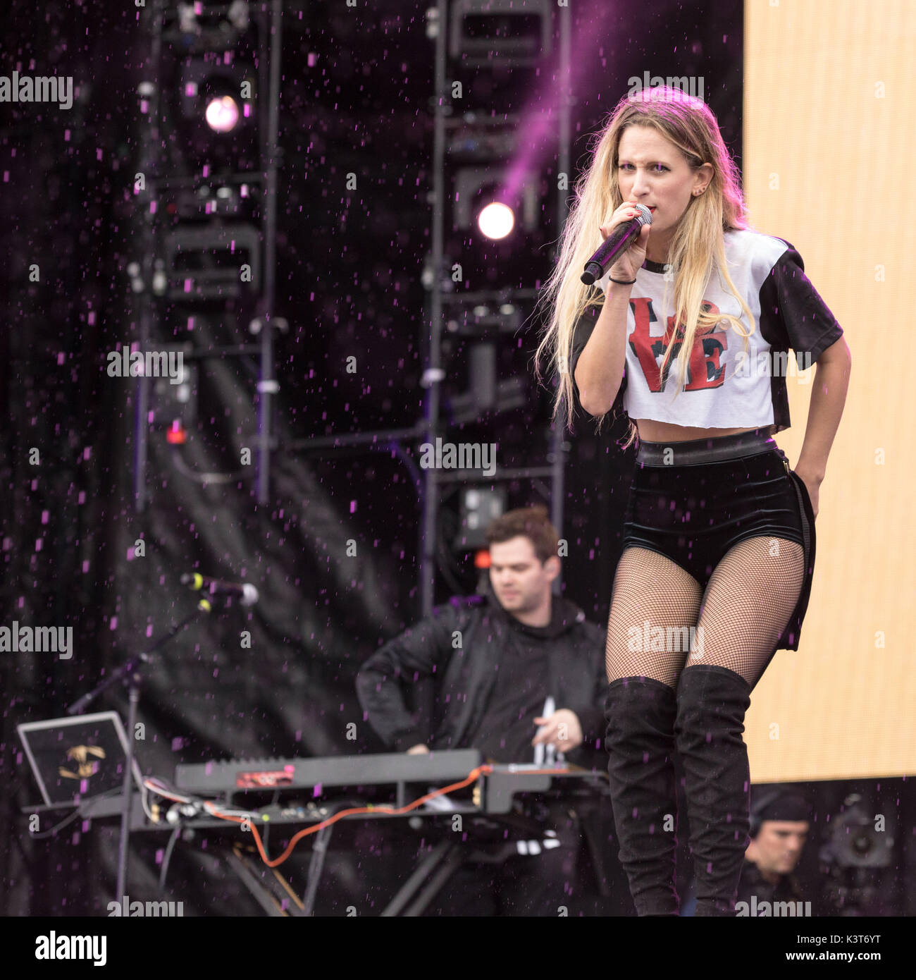 Philadelphia, Pennsylvania, USA. 2nd Sep, 2017. JEREMY LLOYD and ...