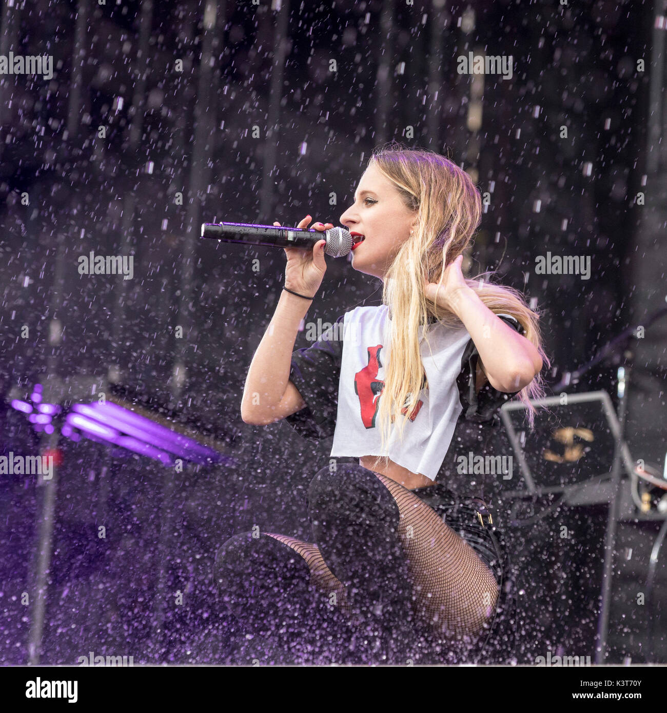 Samantha gongol hi-res stock photography and images - Alamy