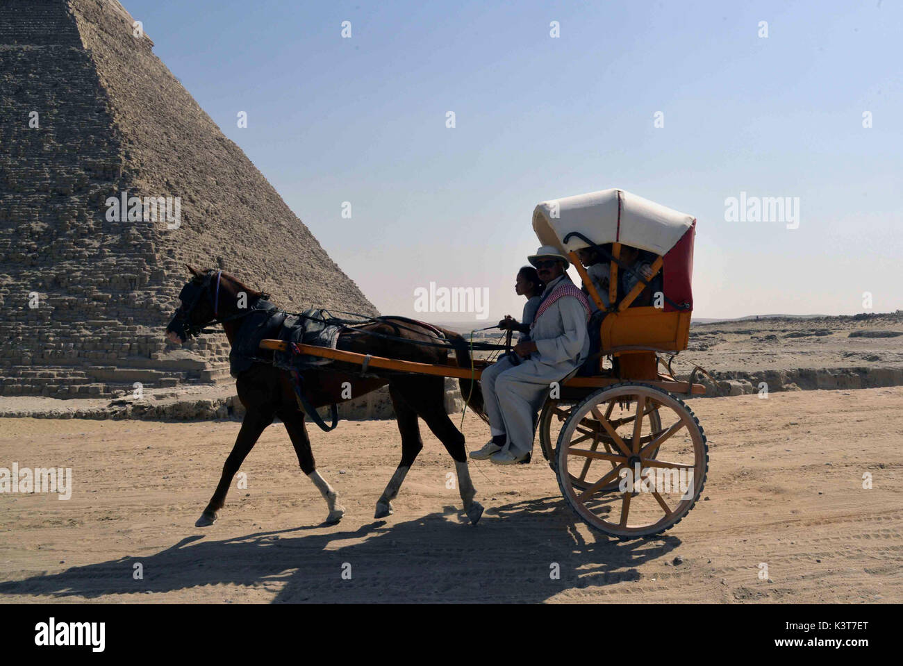 Pyramids egypt 03 hi-res stock photography and images - Alamy