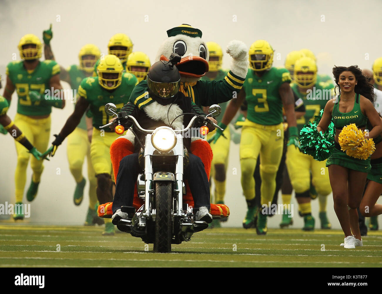Autzen Stadium, Eugene, OR, USA. 02nd Sep, 2017. The Oregon Duck gets ...