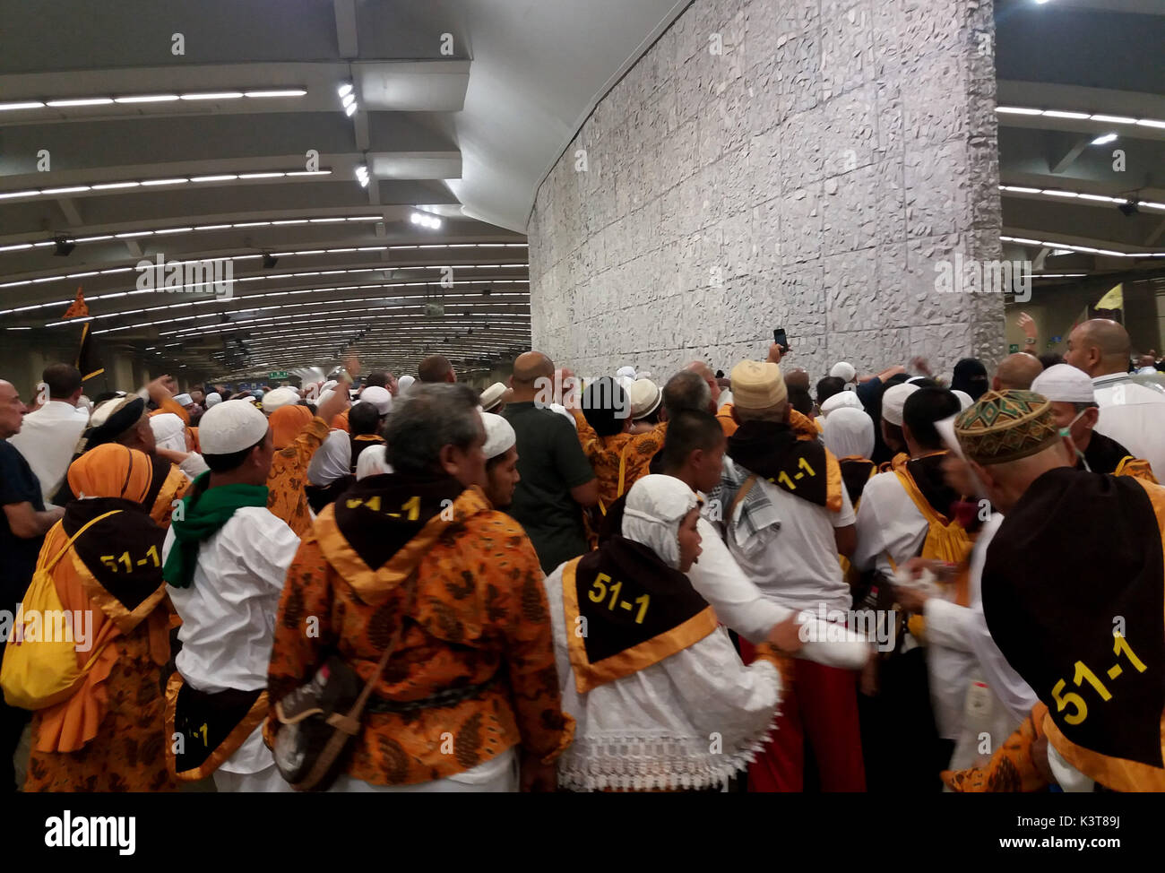 Hajj pilgrims stoning hi-res stock photography and images - Alamy