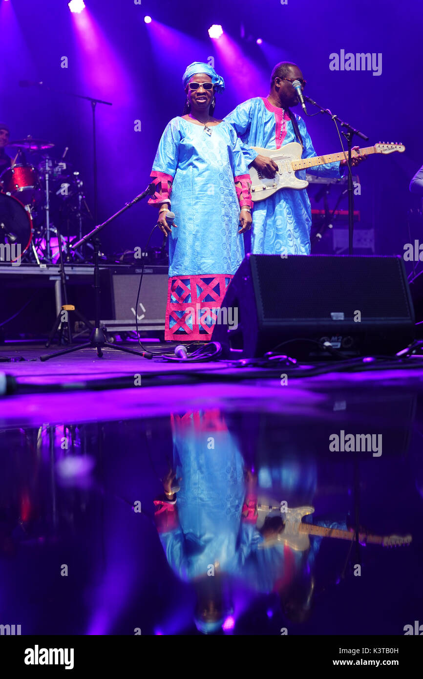 Miriam singer hi-res stock photography and images - Alamy