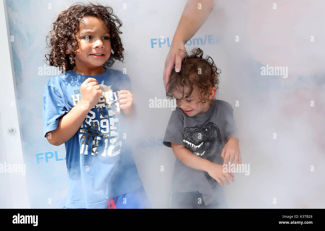Liquid Nitrogen Cooling High Resolution Stock Photography and Images ...