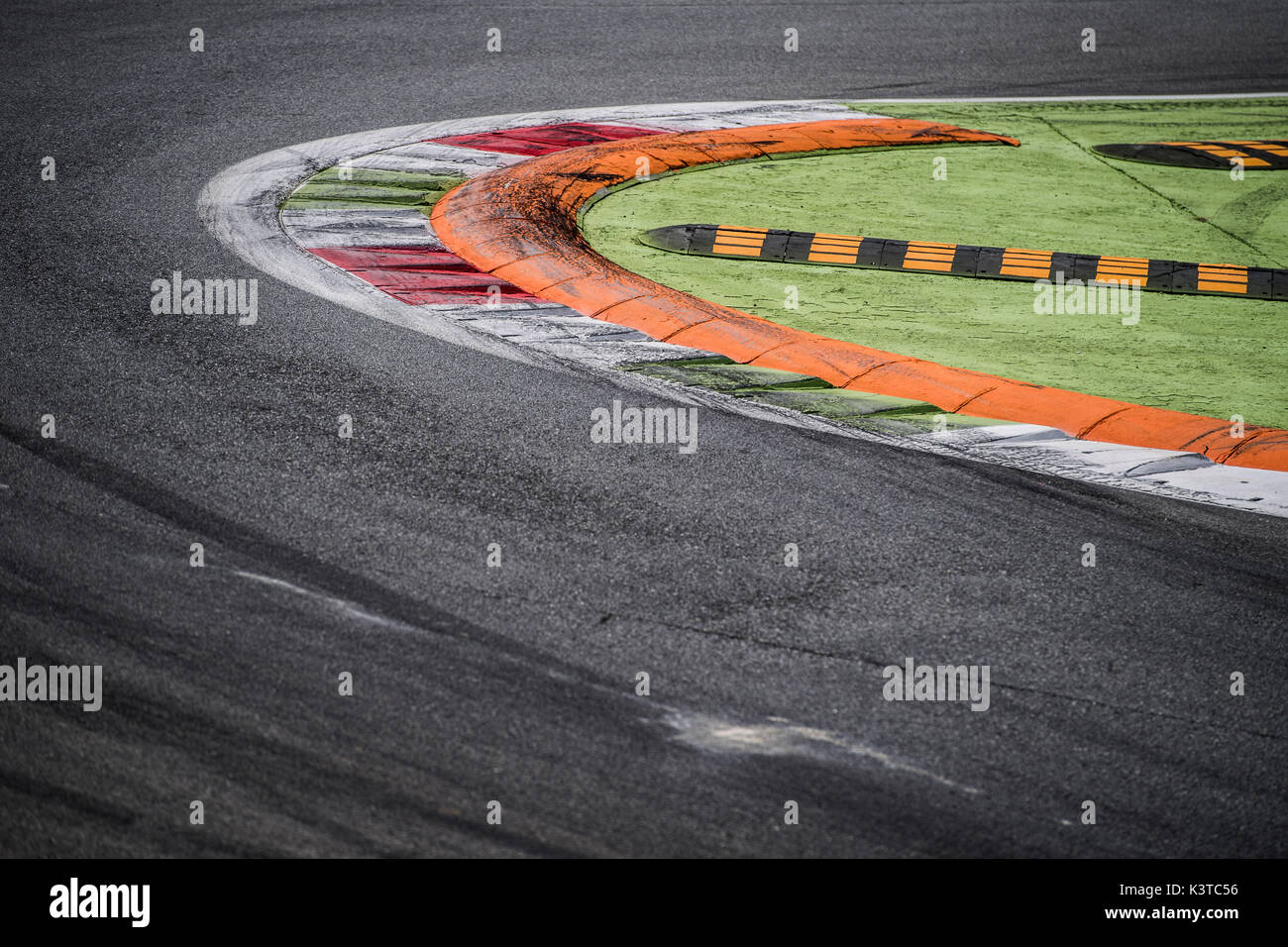 F1 tyre marks hi-res stock photography and images - Alamy