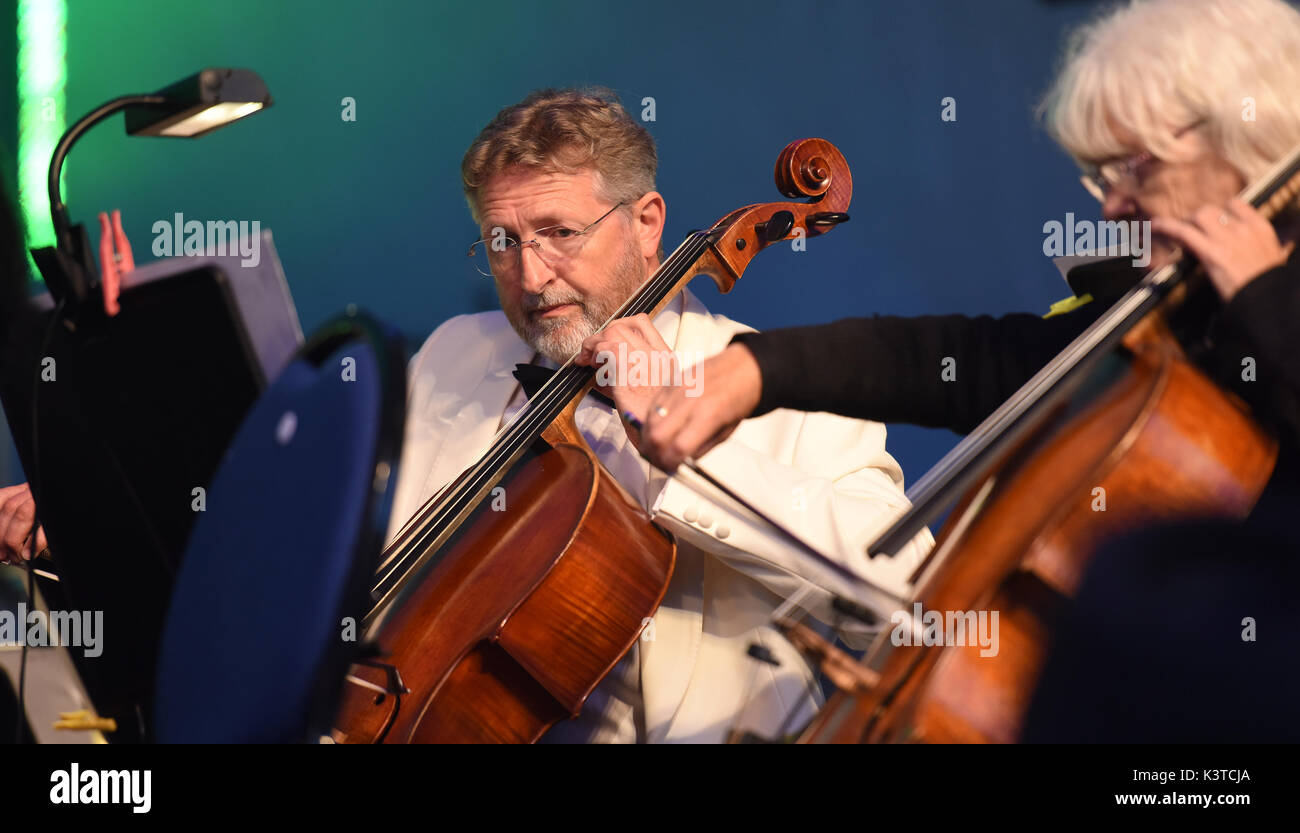 Derby, UK. 3rd Sep, 2017. The Hannells Darley Park Concert, Joe Clark ...
