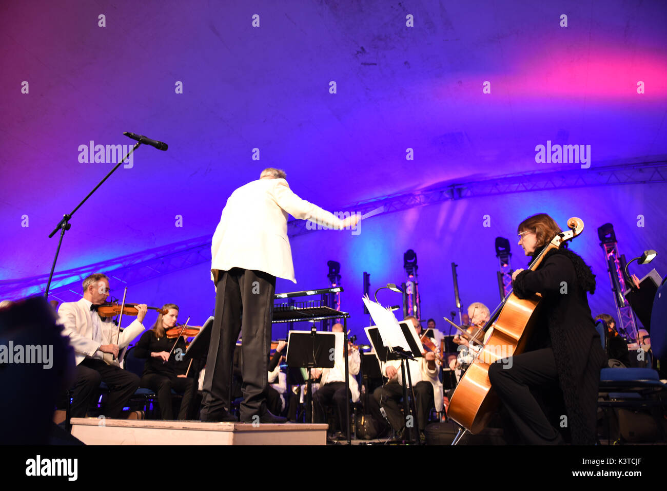 Derby, UK. 3rd Sep, 2017. The Hannells Darley Park Concert, Joe Clark ...