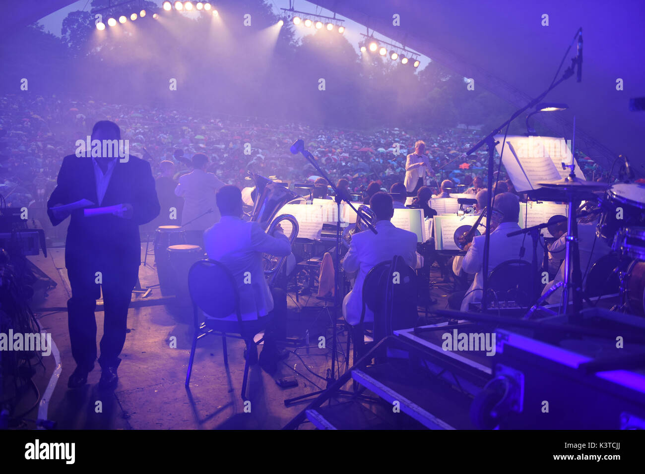 Derby, UK. 3rd Sep, 2017. The Hannells Darley Park Concert, Joe Clark ...