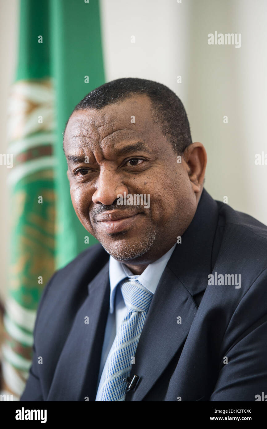 Ali al hassan hi-res stock photography and images - Alamy