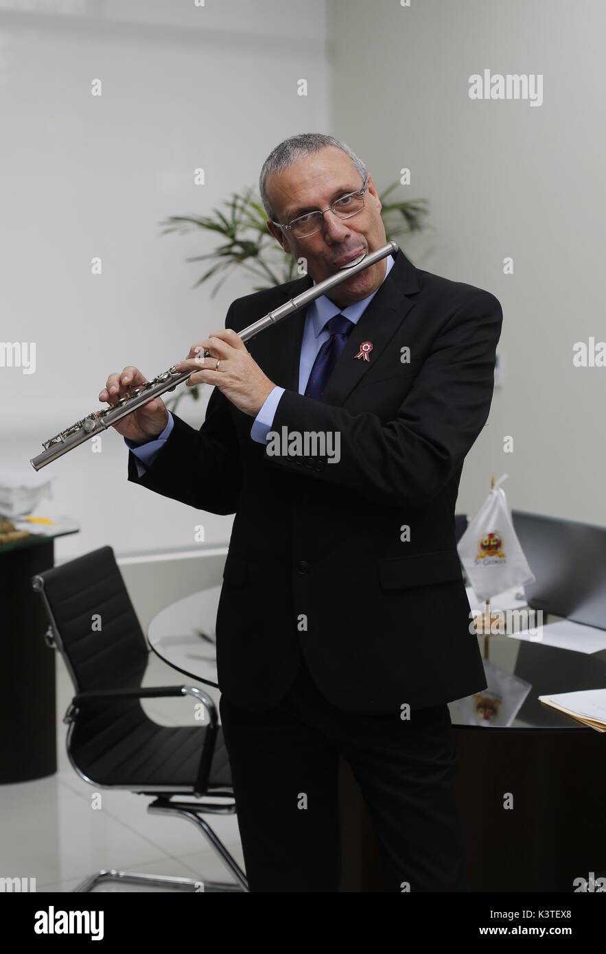 lima19 de julio del 2017 retratos Graham Paul Gisby Gilbard, Headmaster ...