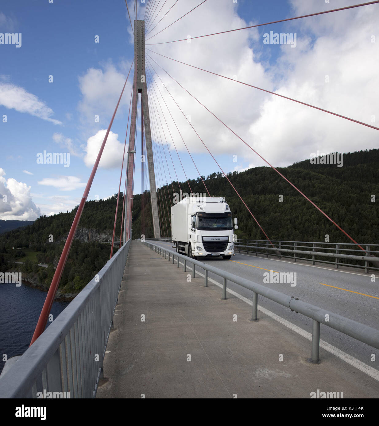 Inderoy, Trondelag, Norway. 8th Aug, 2017. The Skarnsundet, skarnsund ...