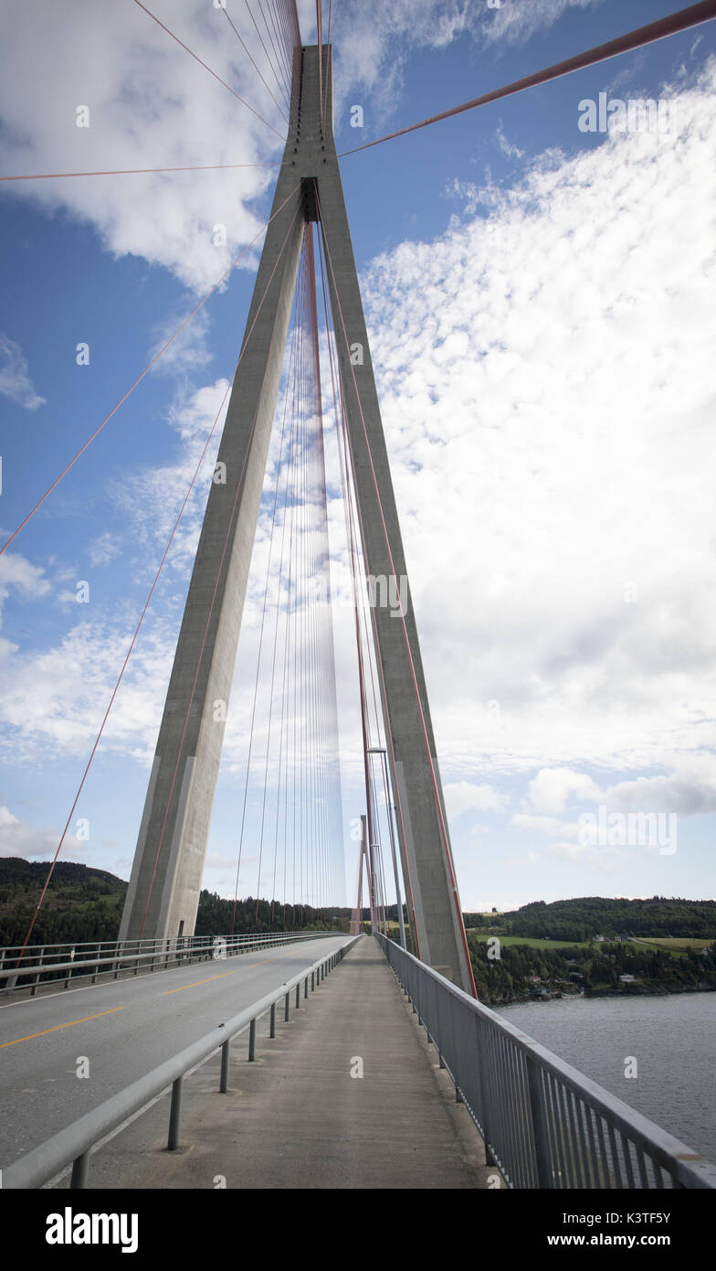 Inderoy, Trondelag, Norway. 8th Aug, 2017. The Skarnsundet, skarnsund ...