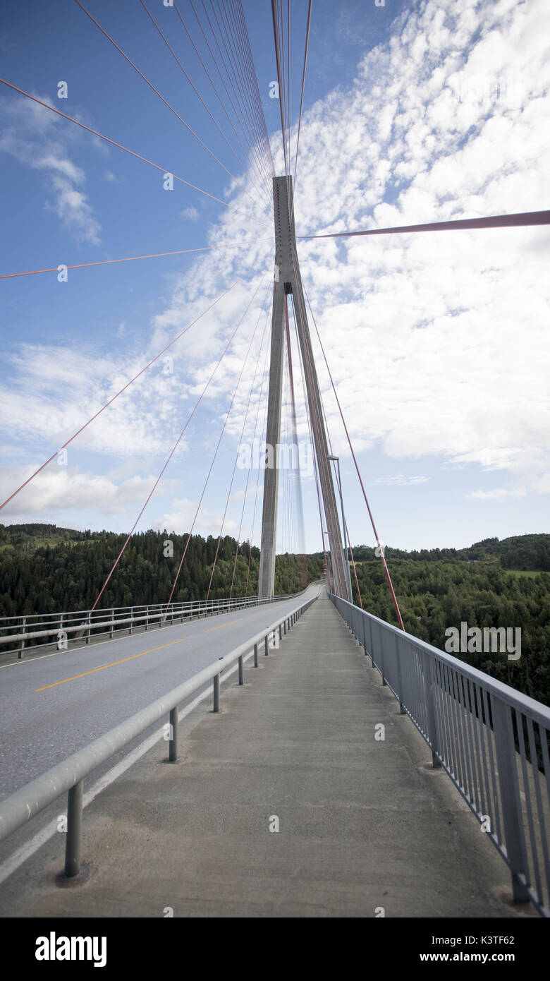 Inderoy, Trondelag, Norway. 8th Aug, 2017. The Skarnsundet, skarnsund ...
