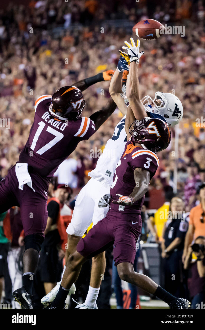 Landover, Maryland, USA. 03rd Sep, 2017. Virginia Tech Hokies defensive ...