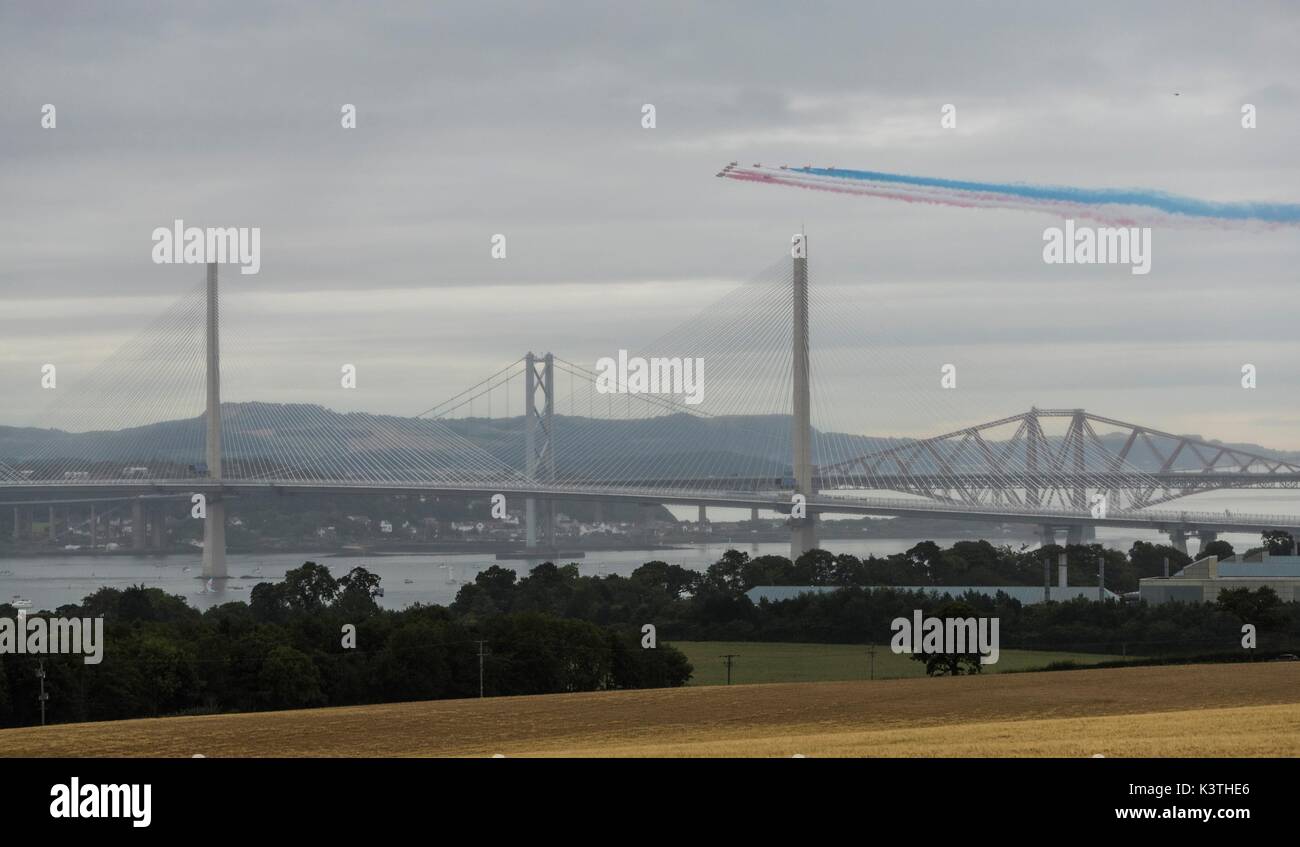 Forth bridge red arrows hi-res stock photography and images - Alamy