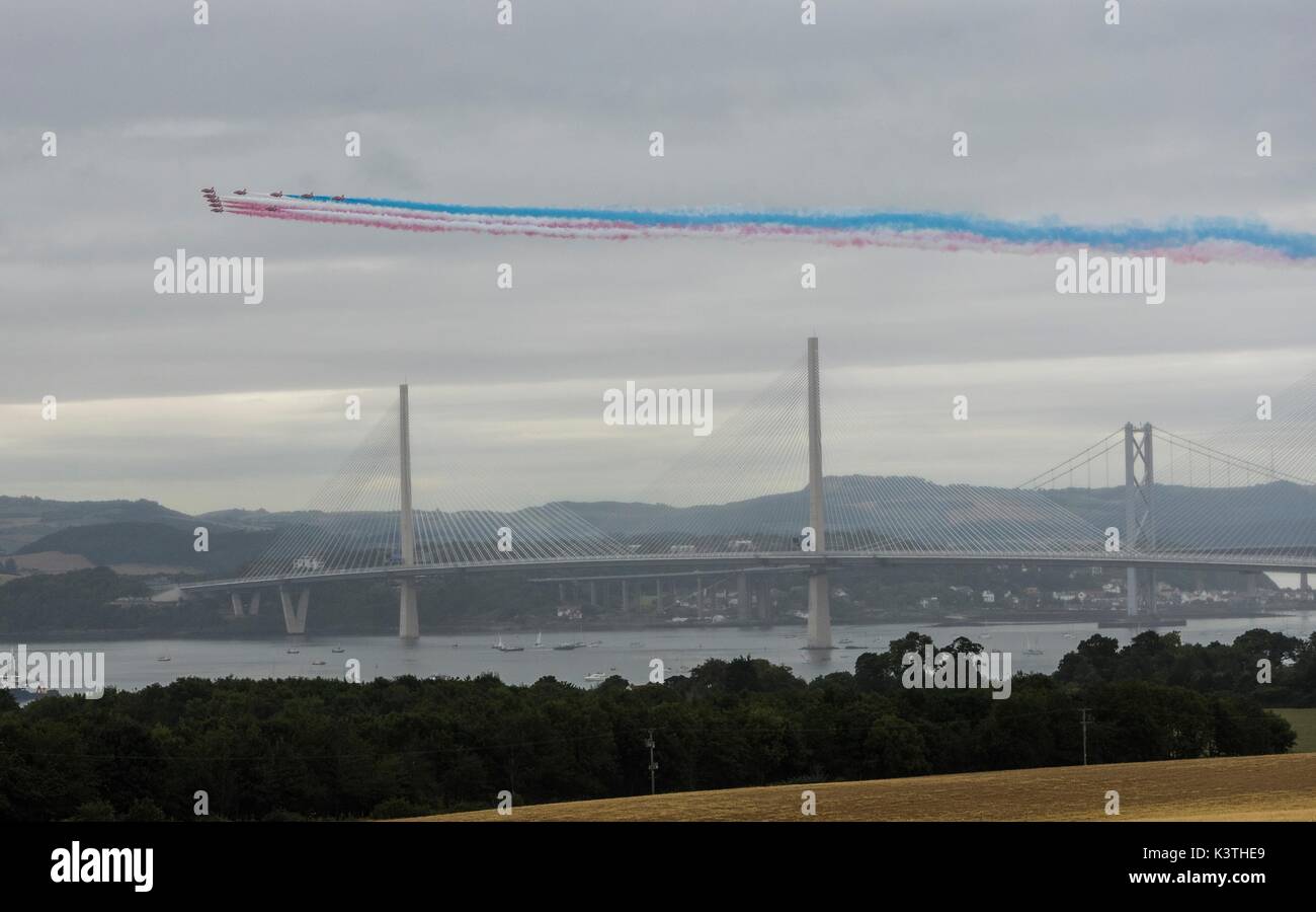 Edinburgh, UK. 04th Sep, 2017. The Red Arrows fly over the Queensferry ...