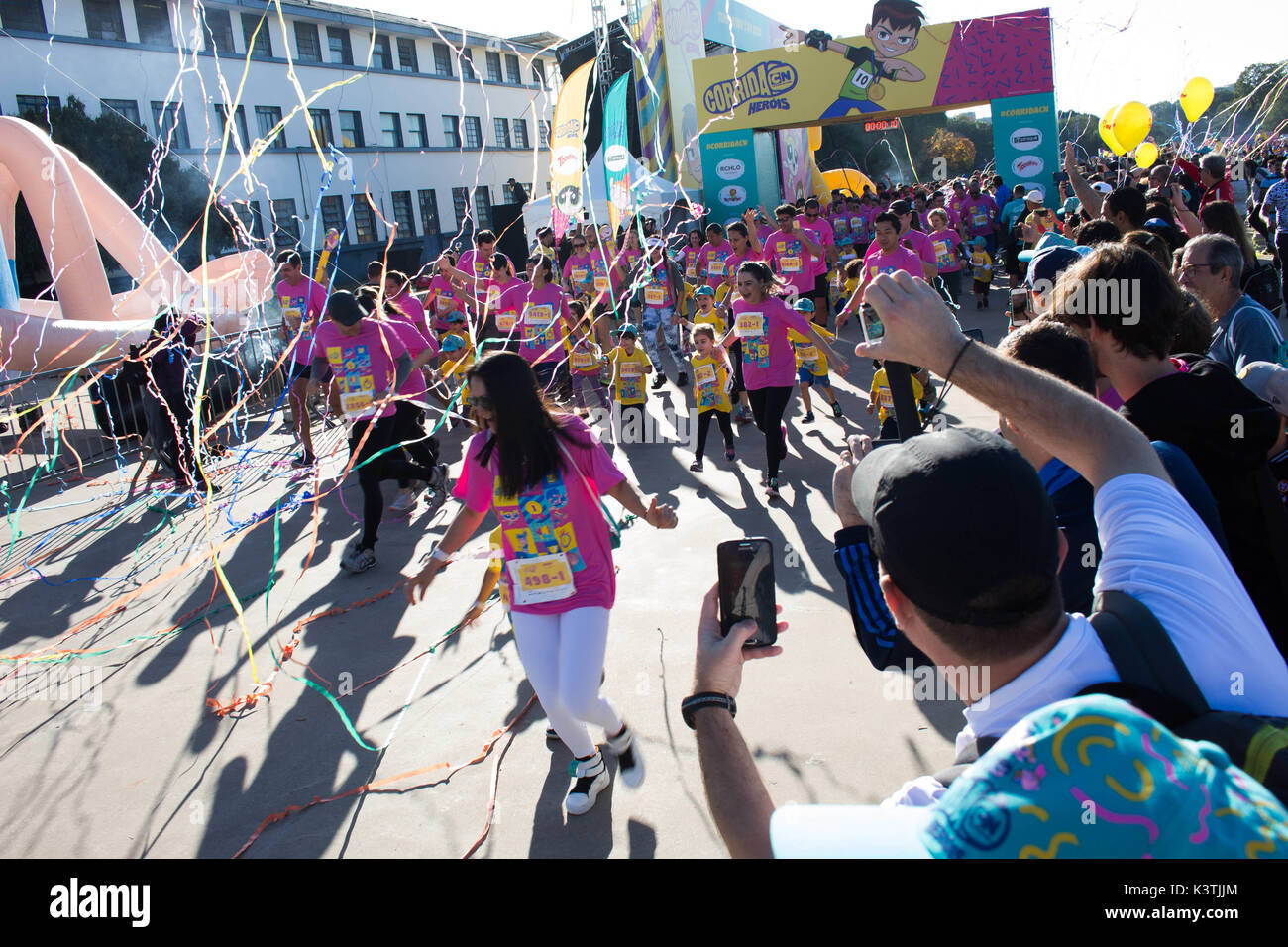 Cartoon network racing hi-res stock photography and images - Alamy