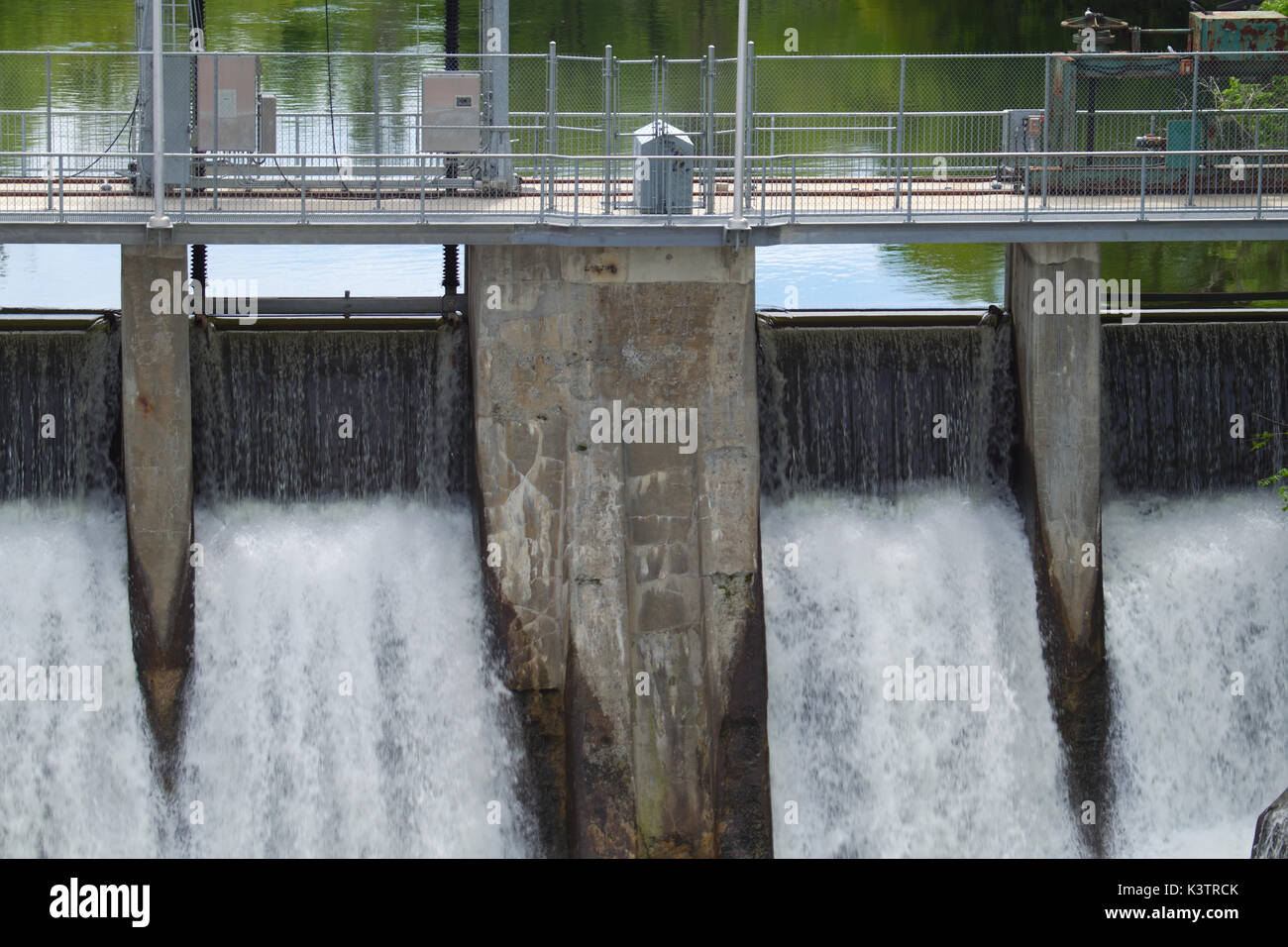 Hydroelectric power generation quebec hi-res stock photography and ...