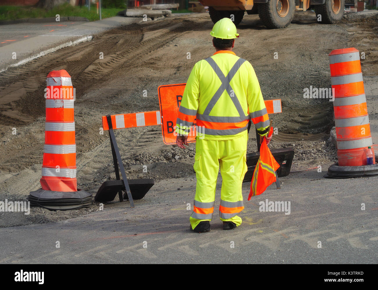 Pavement and construction supervisor hi-res stock photography and ...