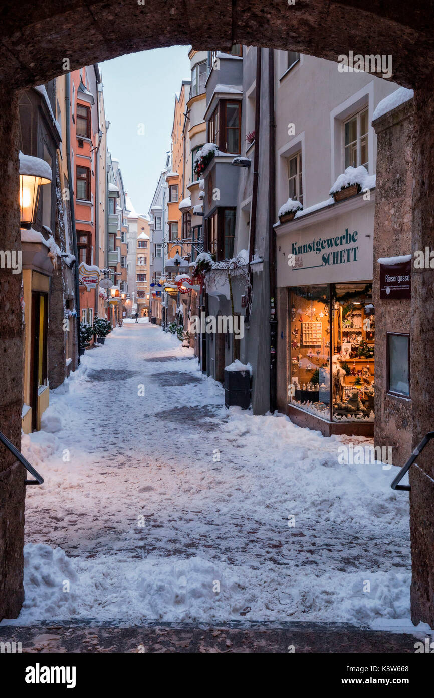 Innsbruck street snow hi-res stock photography and images - Alamy