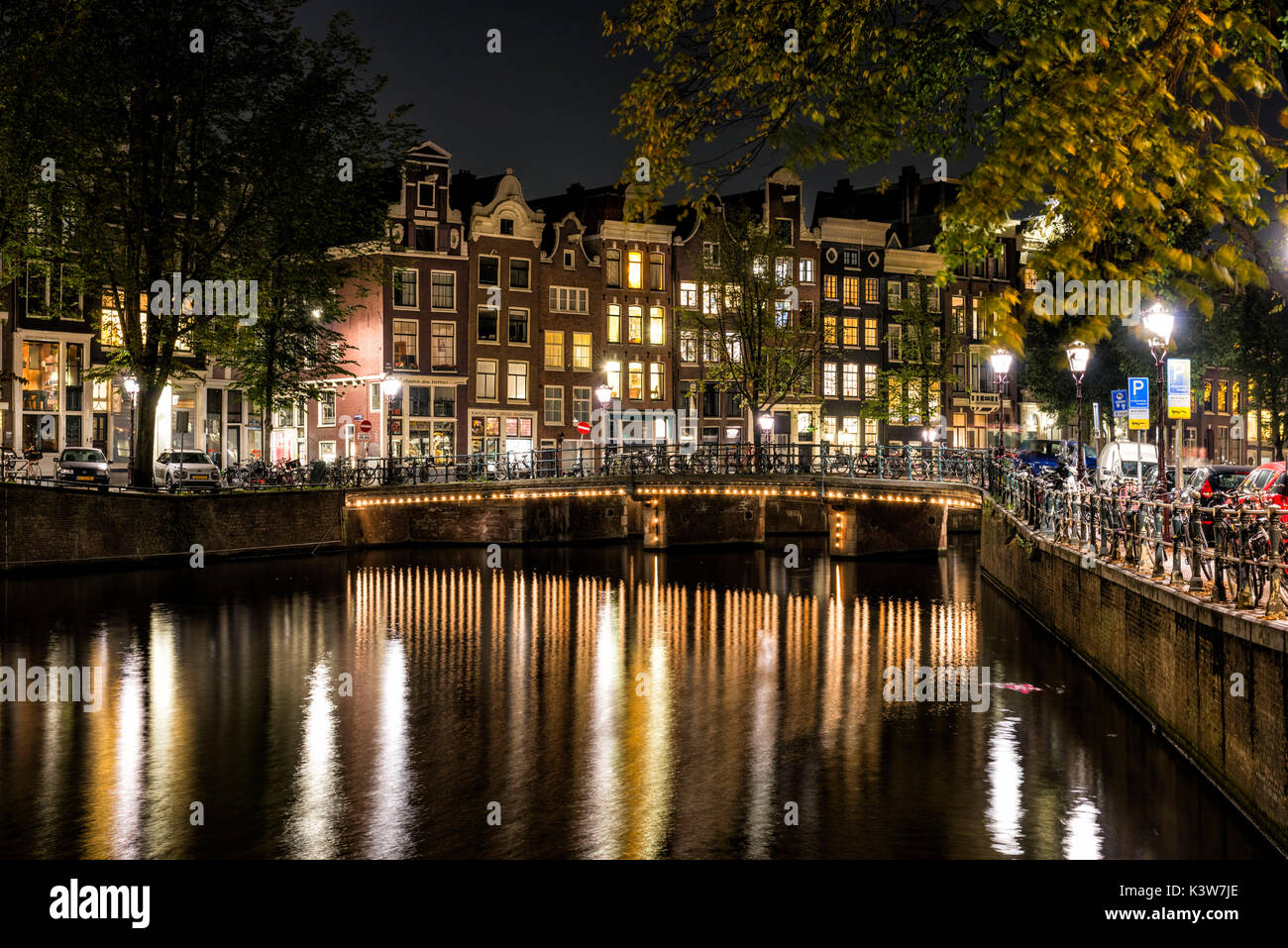 Reflections in canal hi-res stock photography and images - Alamy