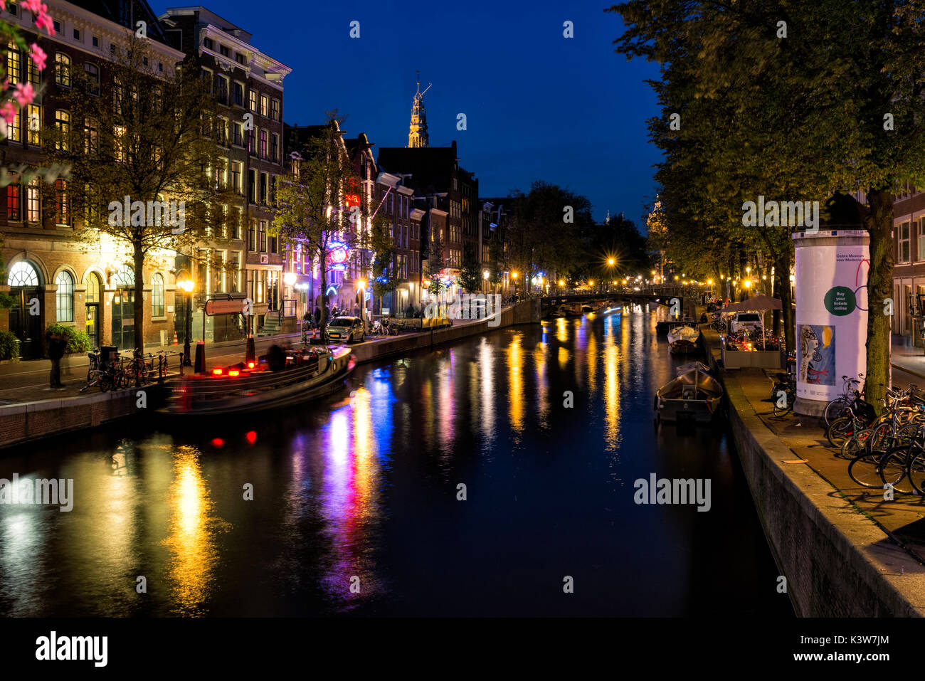 Canal amsterdam night hi-res stock photography and images - Alamy