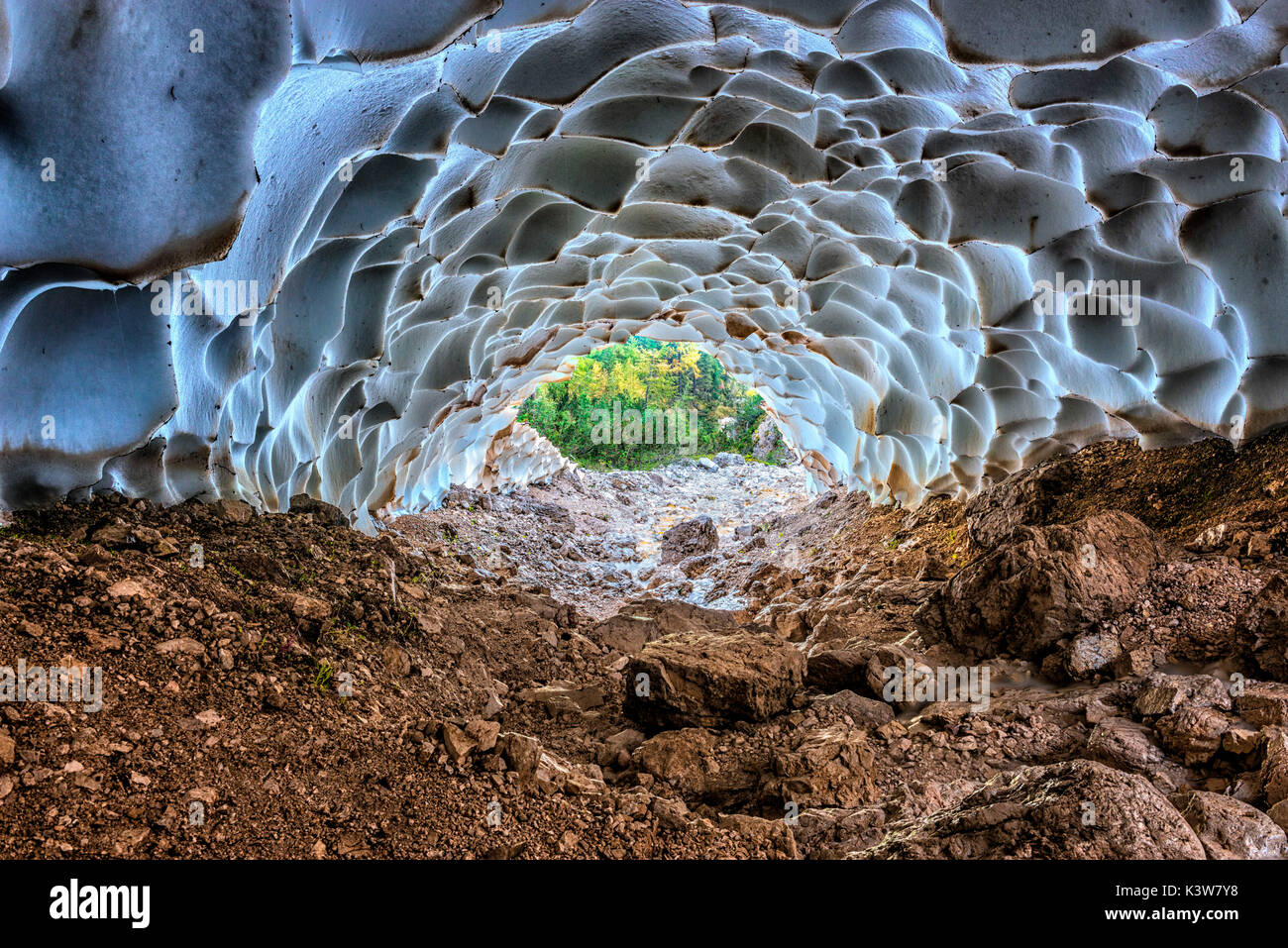 Inside ice hi-res stock photography and images - Alamy