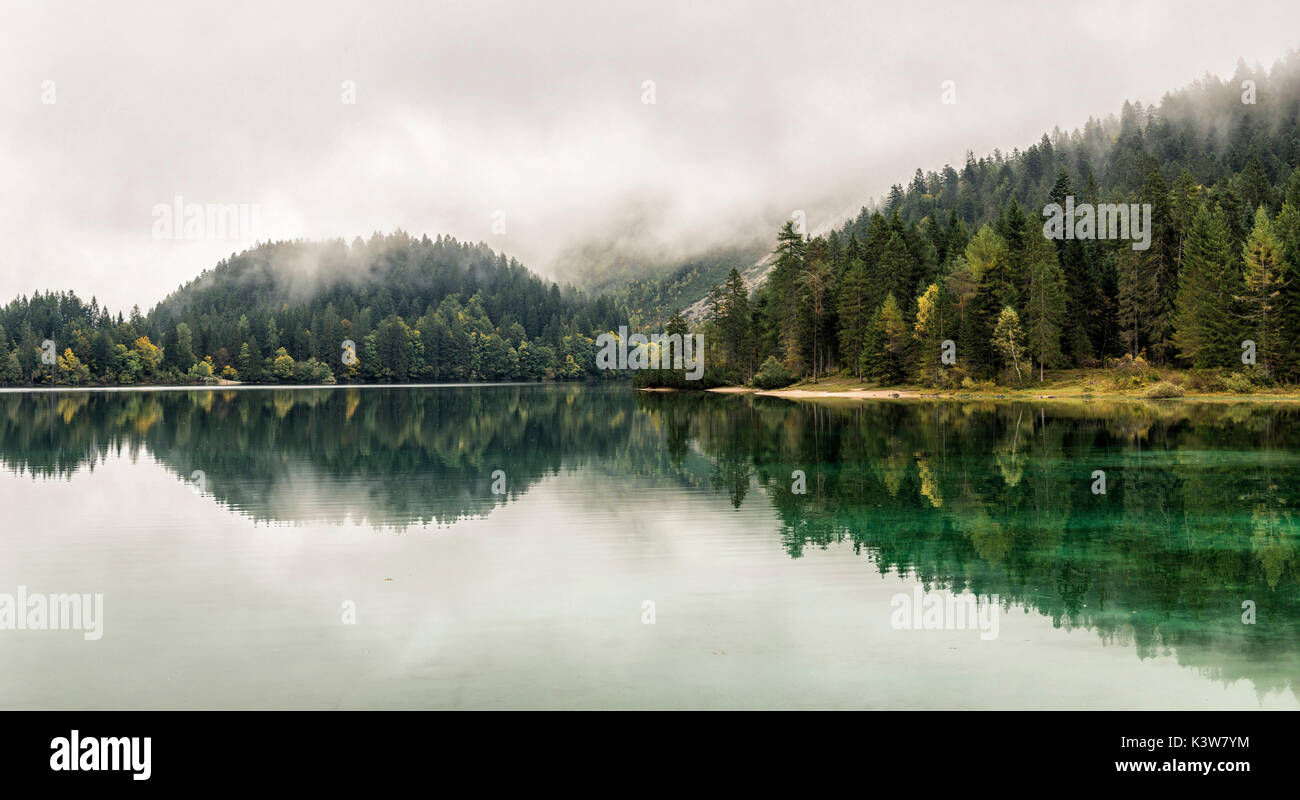 Reflections in tovel lake hi-res stock photography and images - Alamy