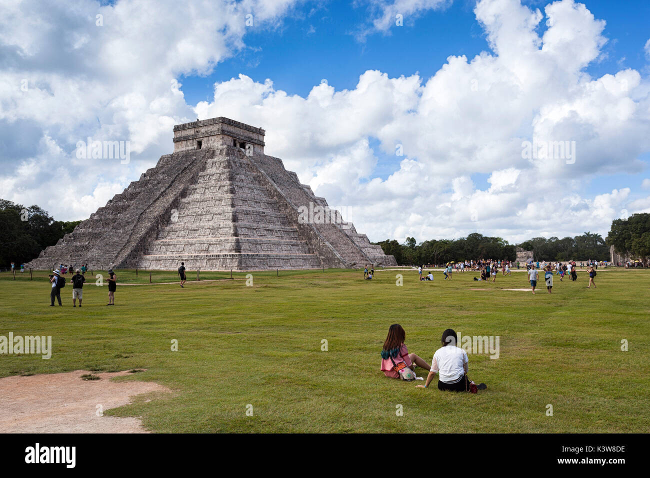 El Castillo, Chichen Itza archeological site, Yucatan, Mexico Stock ...