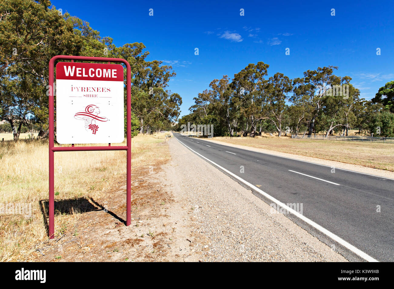 Pyrenees australia sign hi-res stock photography and images - Alamy