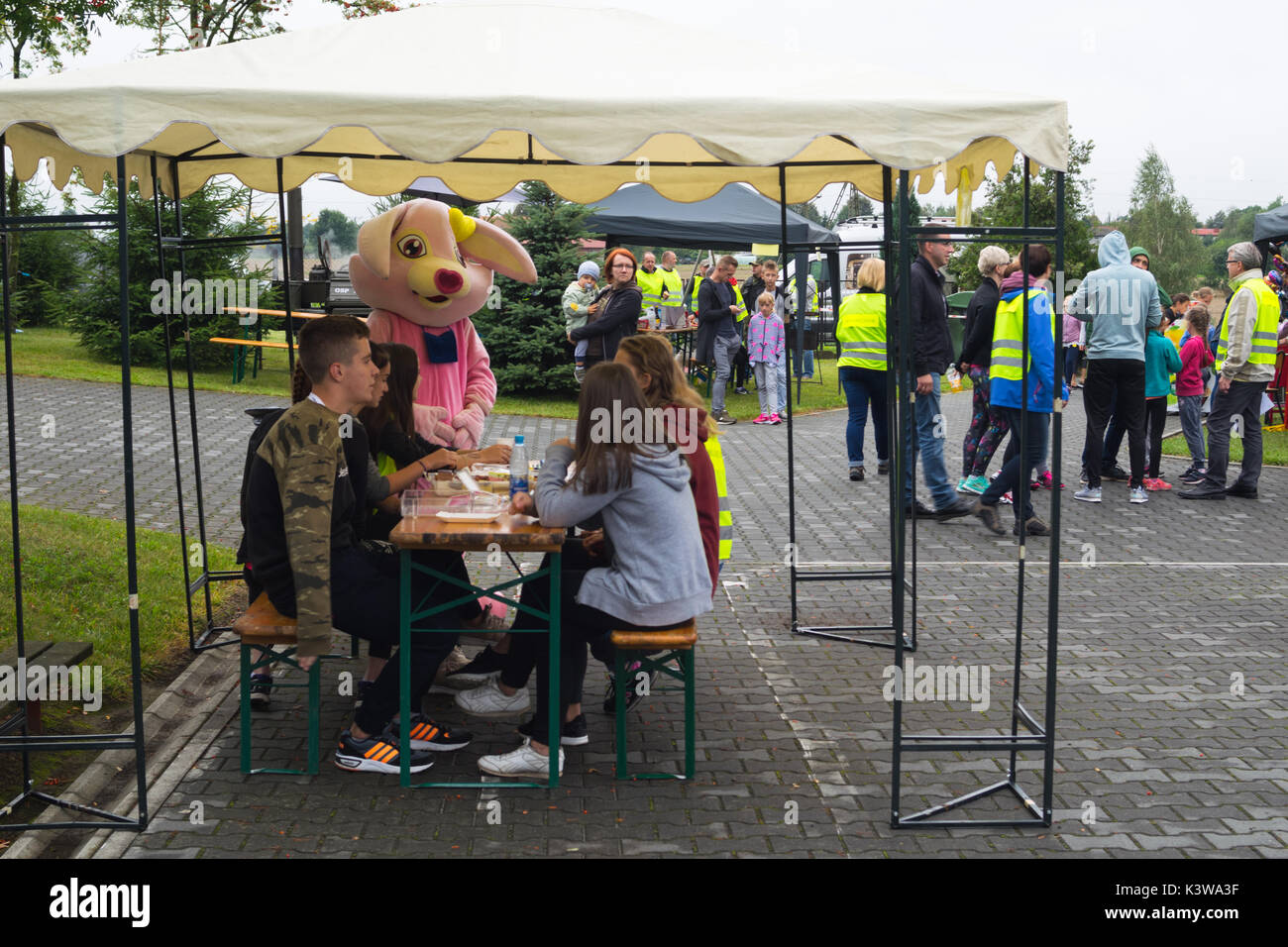 Child parents play in nature hi-res stock photography and images - Alamy