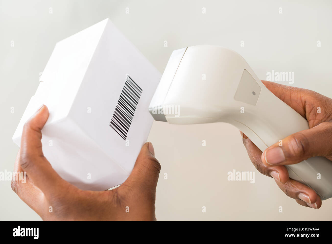 Barcode scanner supermarket hi-res stock photography and images - Alamy