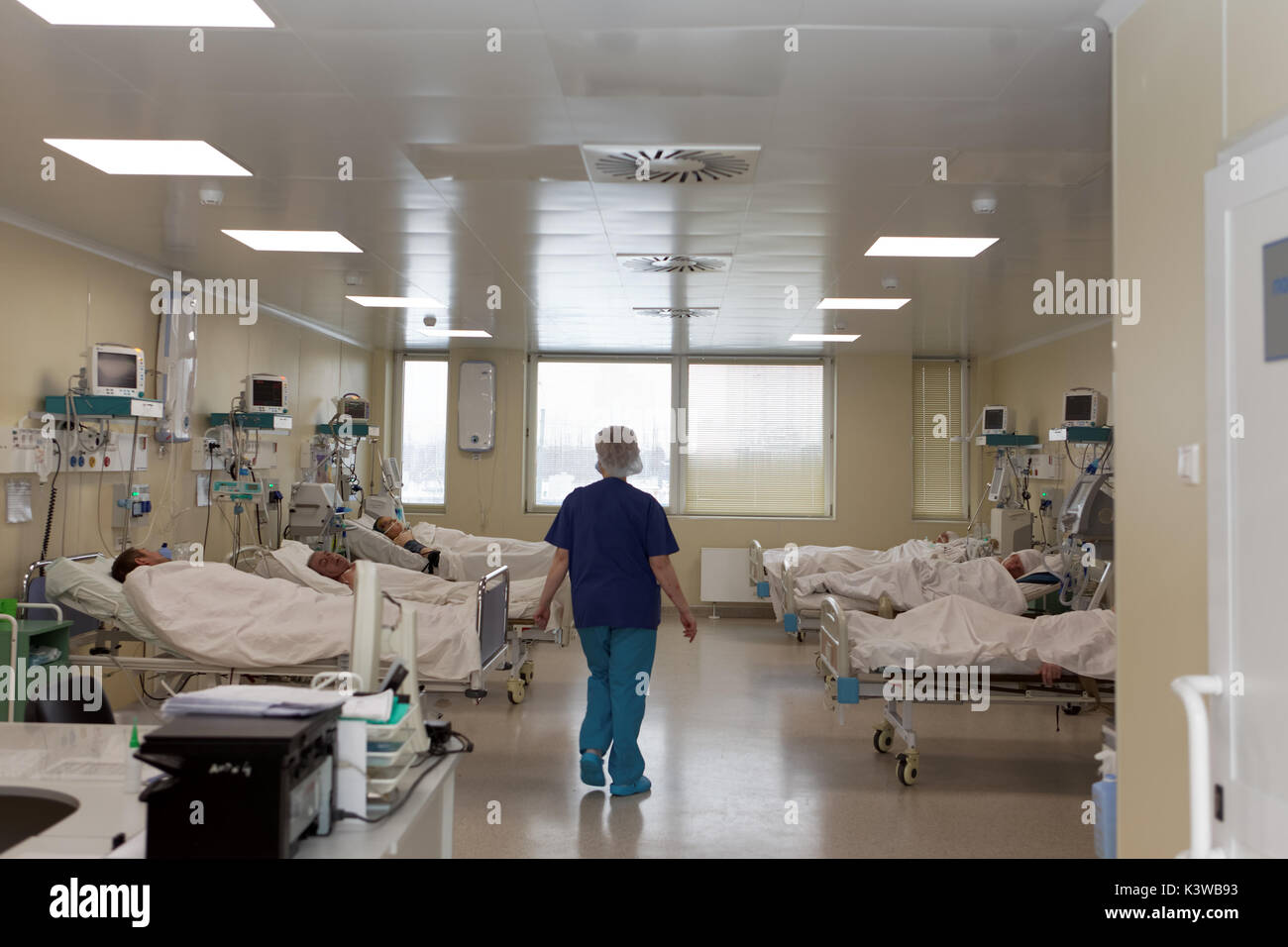 Resuscitation ward hospital hi-res stock photography and images - Alamy