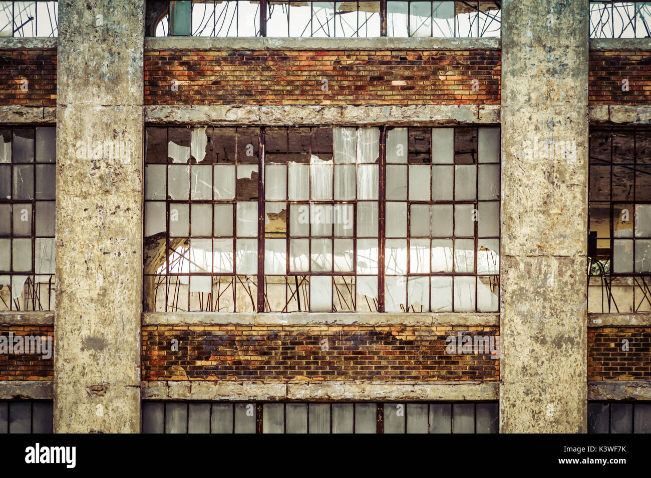 Deteriorated building hi-res stock photography and images - Alamy
