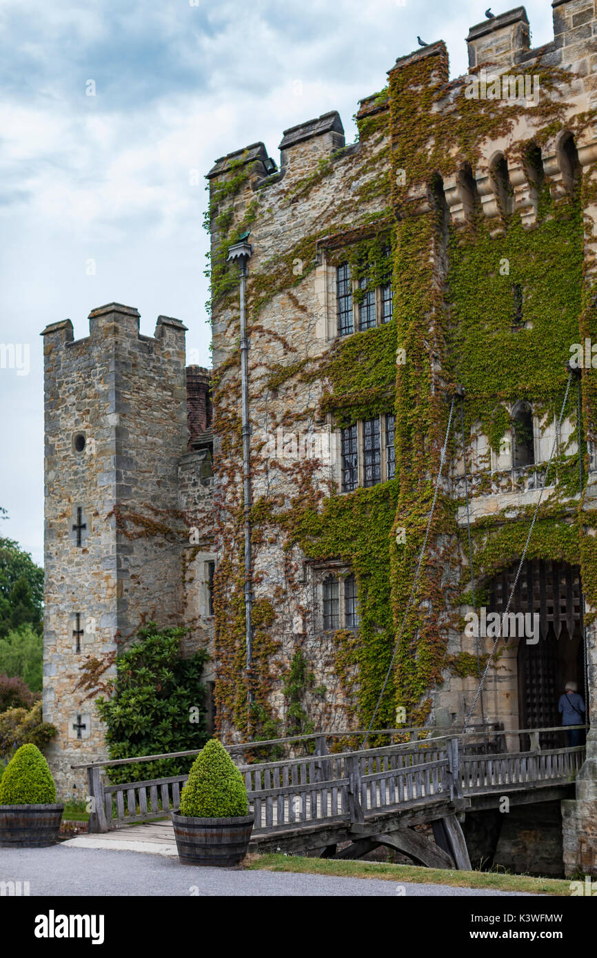 Hever castle maze hi-res stock photography and images - Alamy