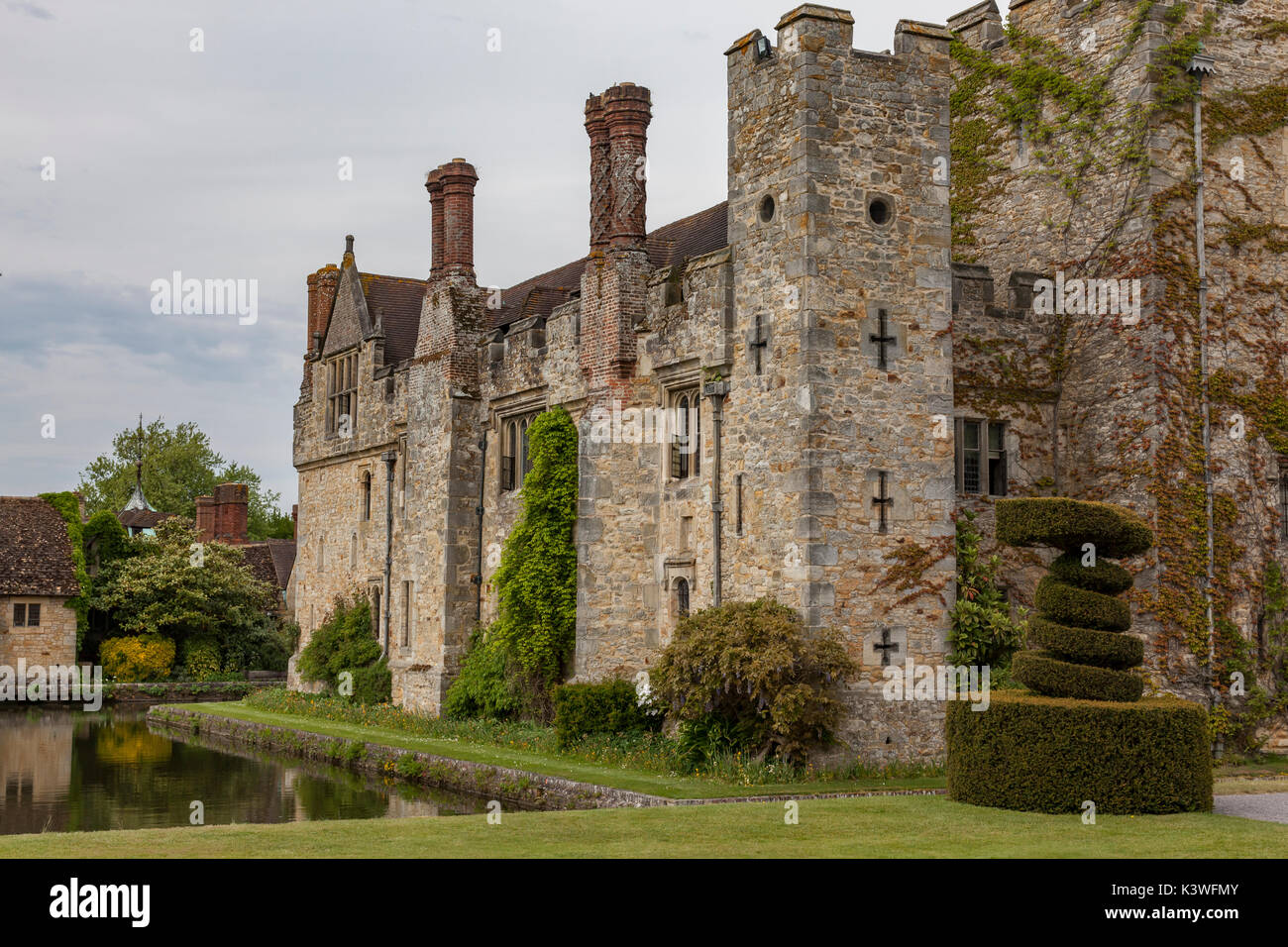 Water maze hever castle hi-res stock photography and images - Alamy