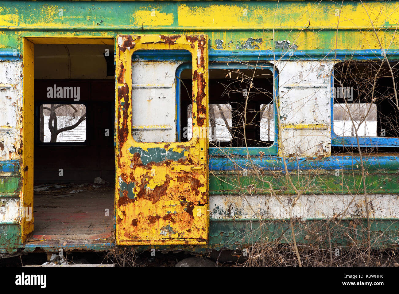 Broken train track hi-res stock photography and images - Alamy