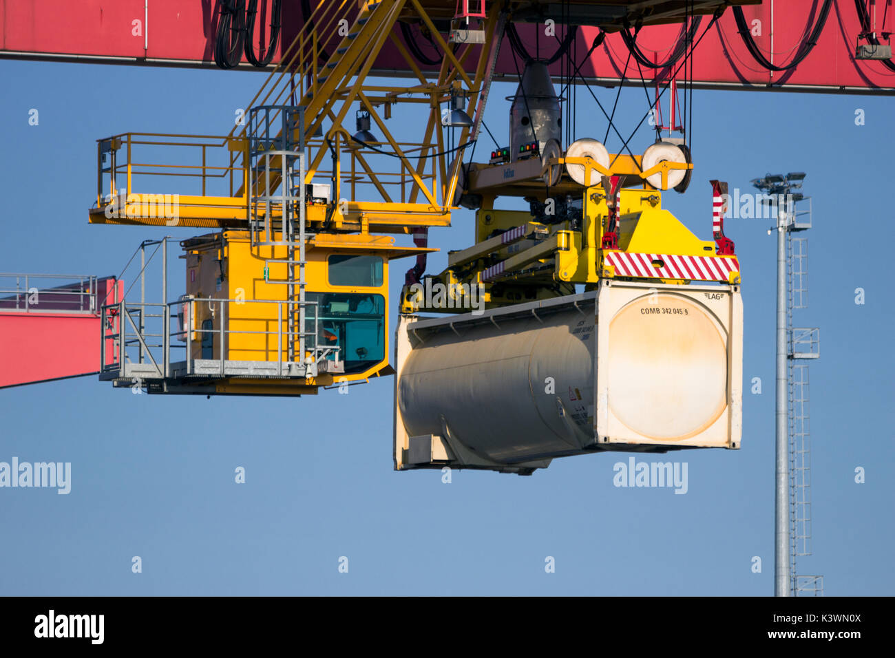 Crane lifting tank High Resolution Stock Photography and Images - Alamy