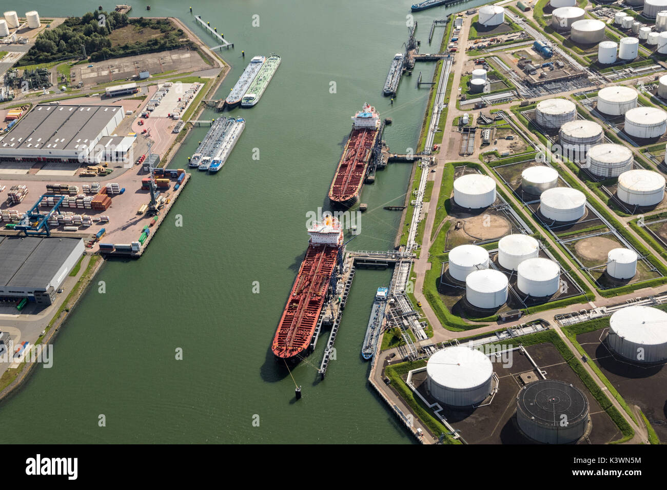 Oil storage terminal hi-res stock photography and images - Alamy