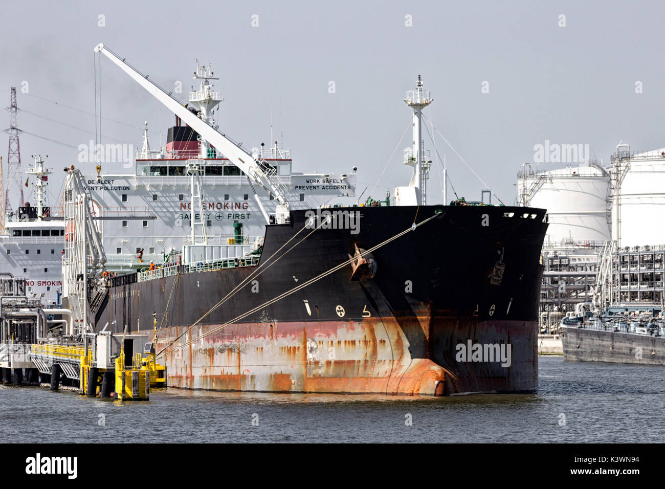 White big modern tanker hi-res stock photography and images - Alamy