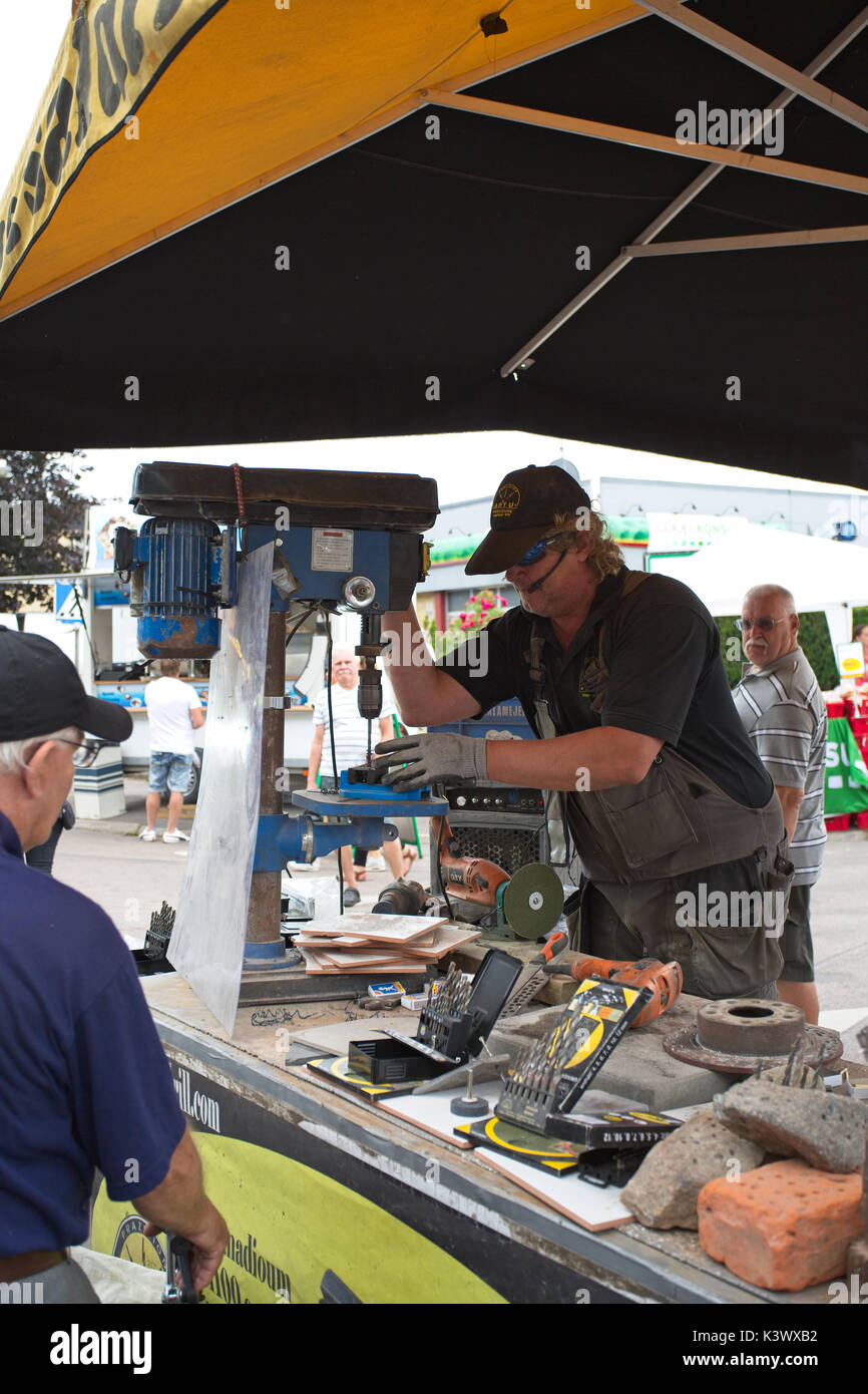 Business people demo booth hi-res stock photography and images - Alamy