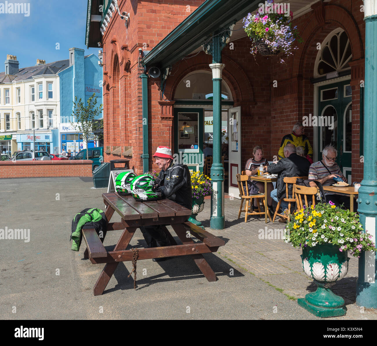 Biker cafe hi-res stock photography and images - Alamy