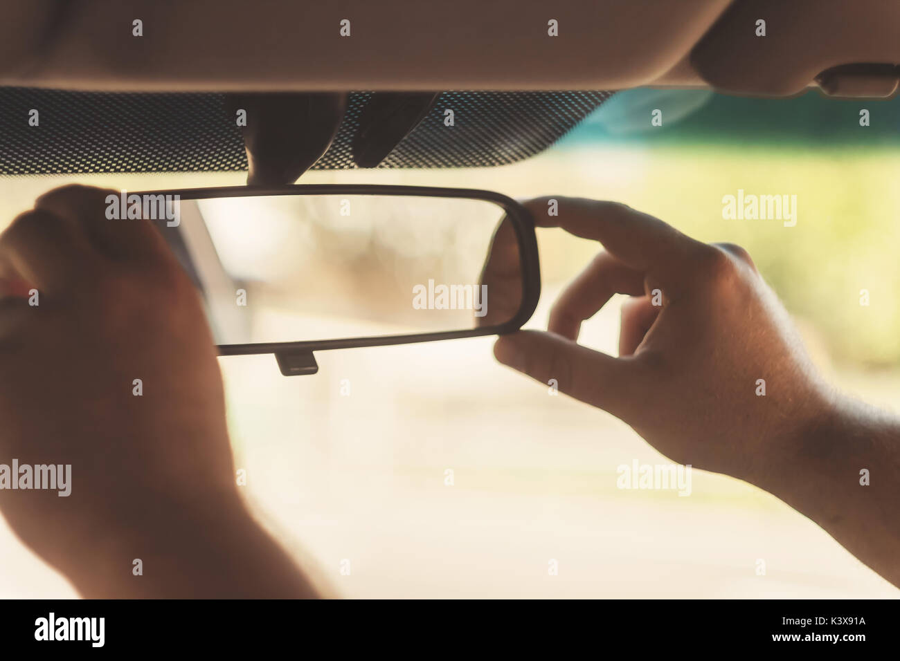 Mirrors adjusting hi-res stock photography and images - Alamy