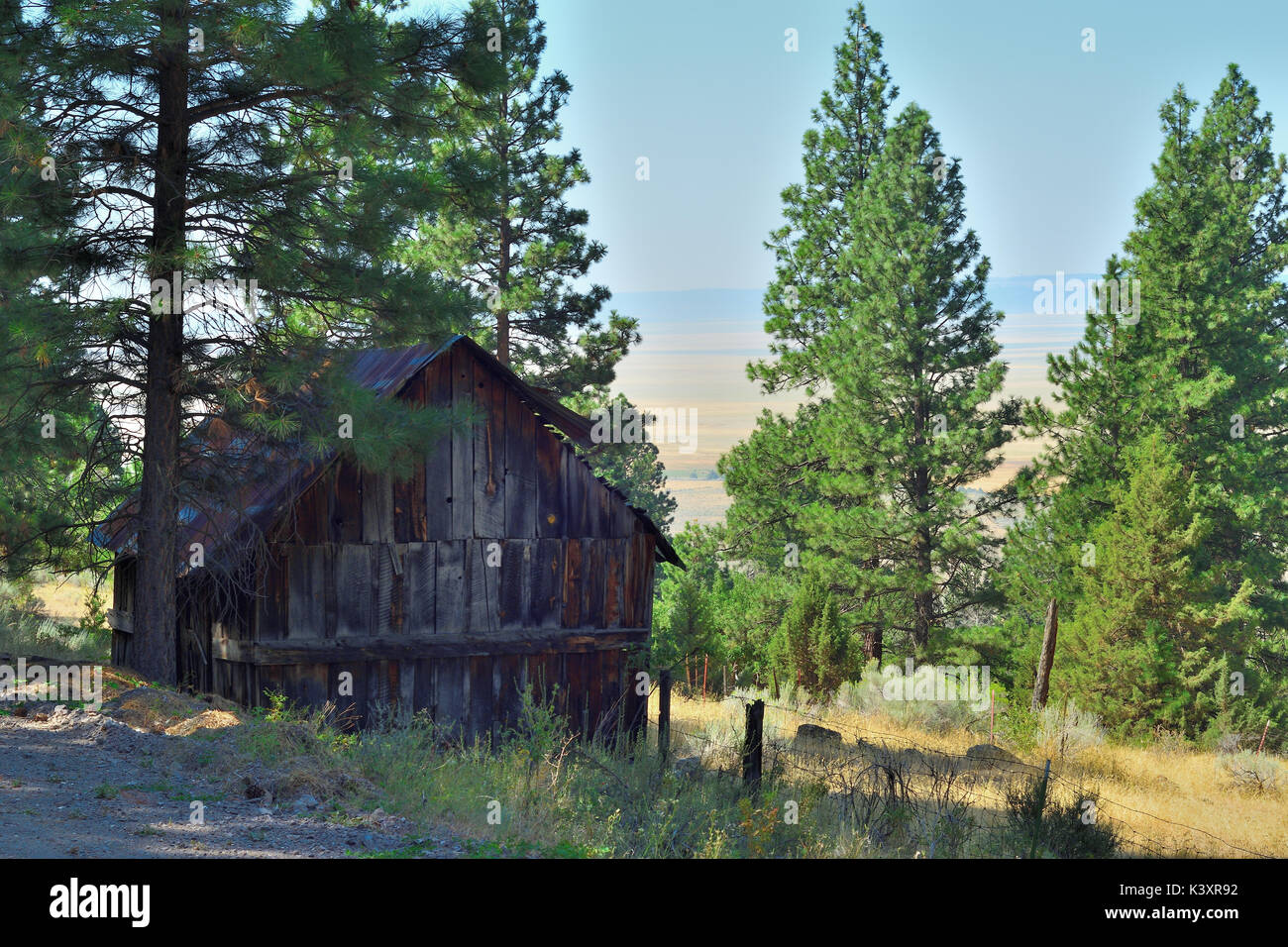 Old Wooden Farm Building Stock Photo - Alamy