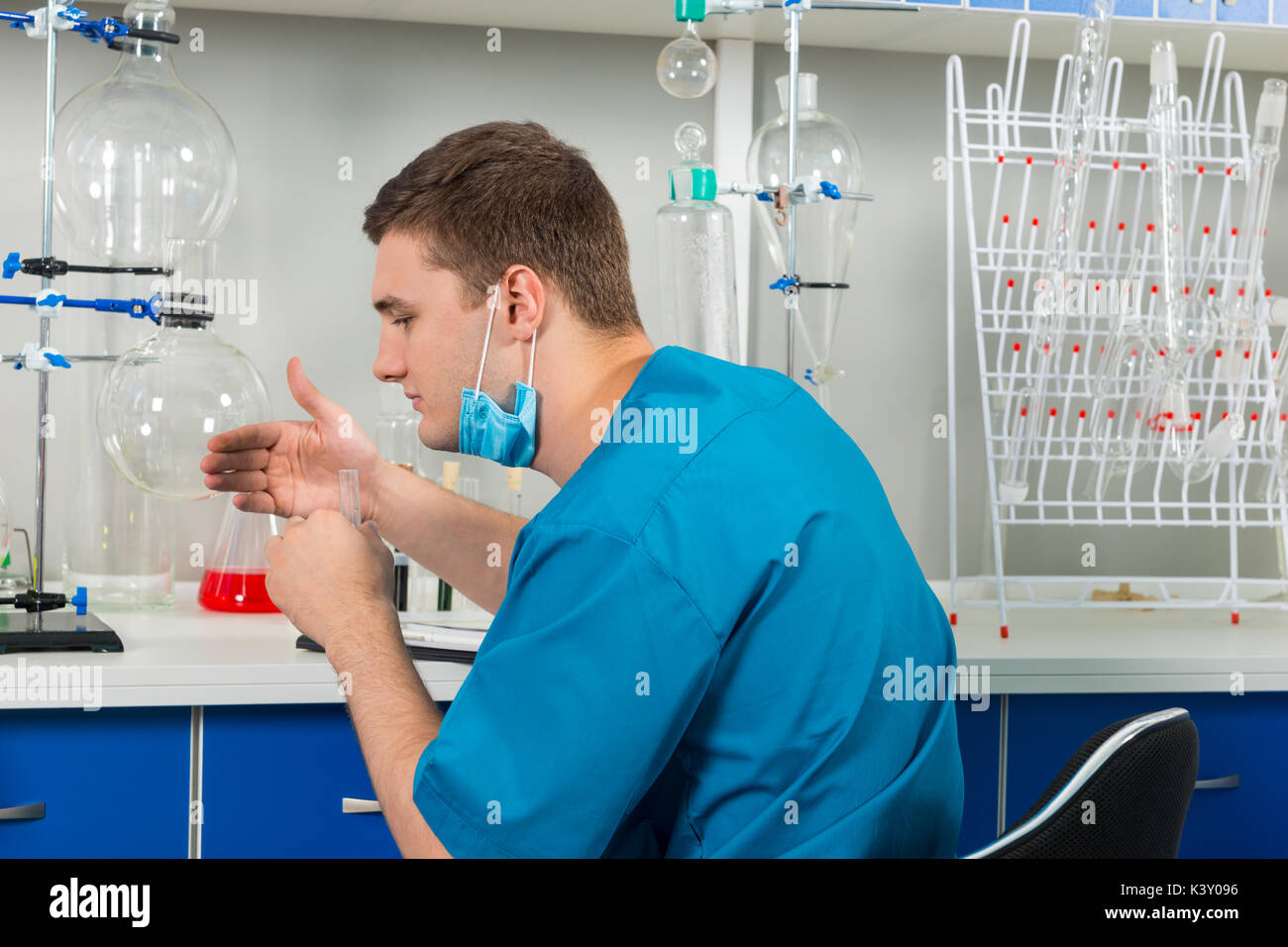 Forensic uniform hi-res stock photography and images - Alamy