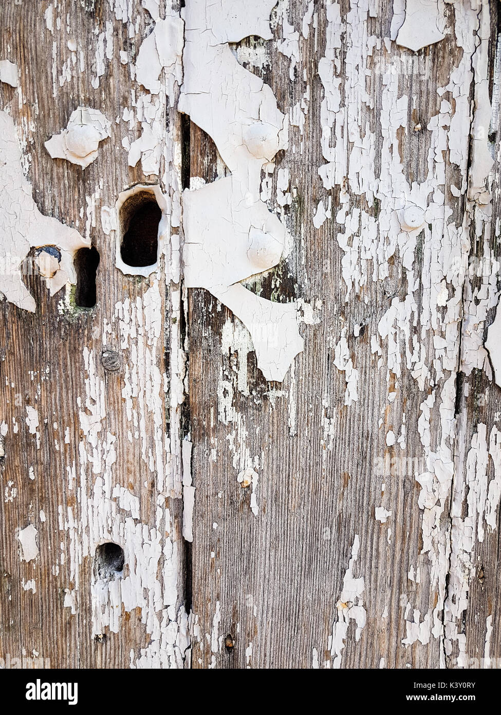 Detailed image of an old gate painted in white Stock Photo - Alamy