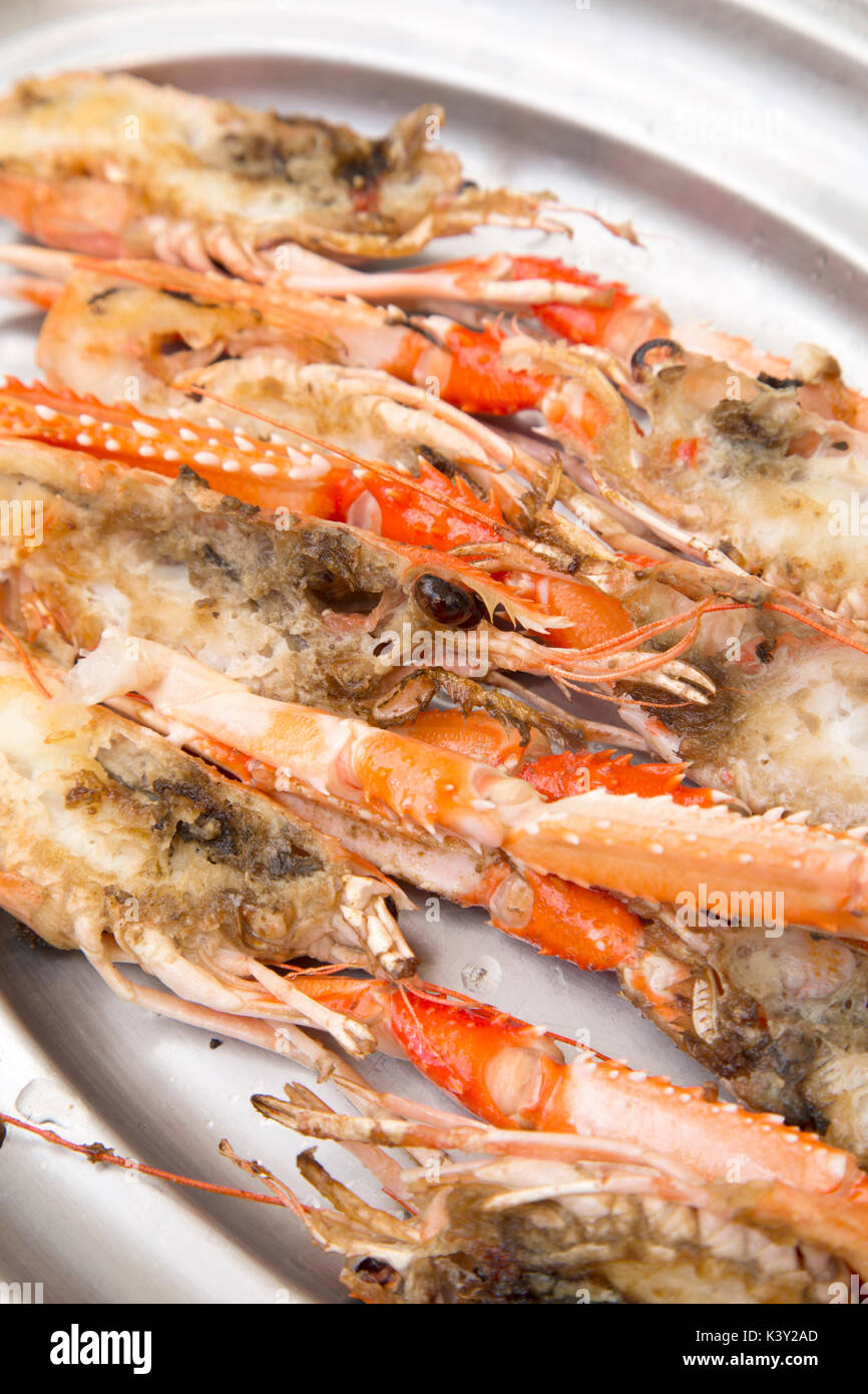 Prawn head on plate hi-res stock photography and images - Alamy