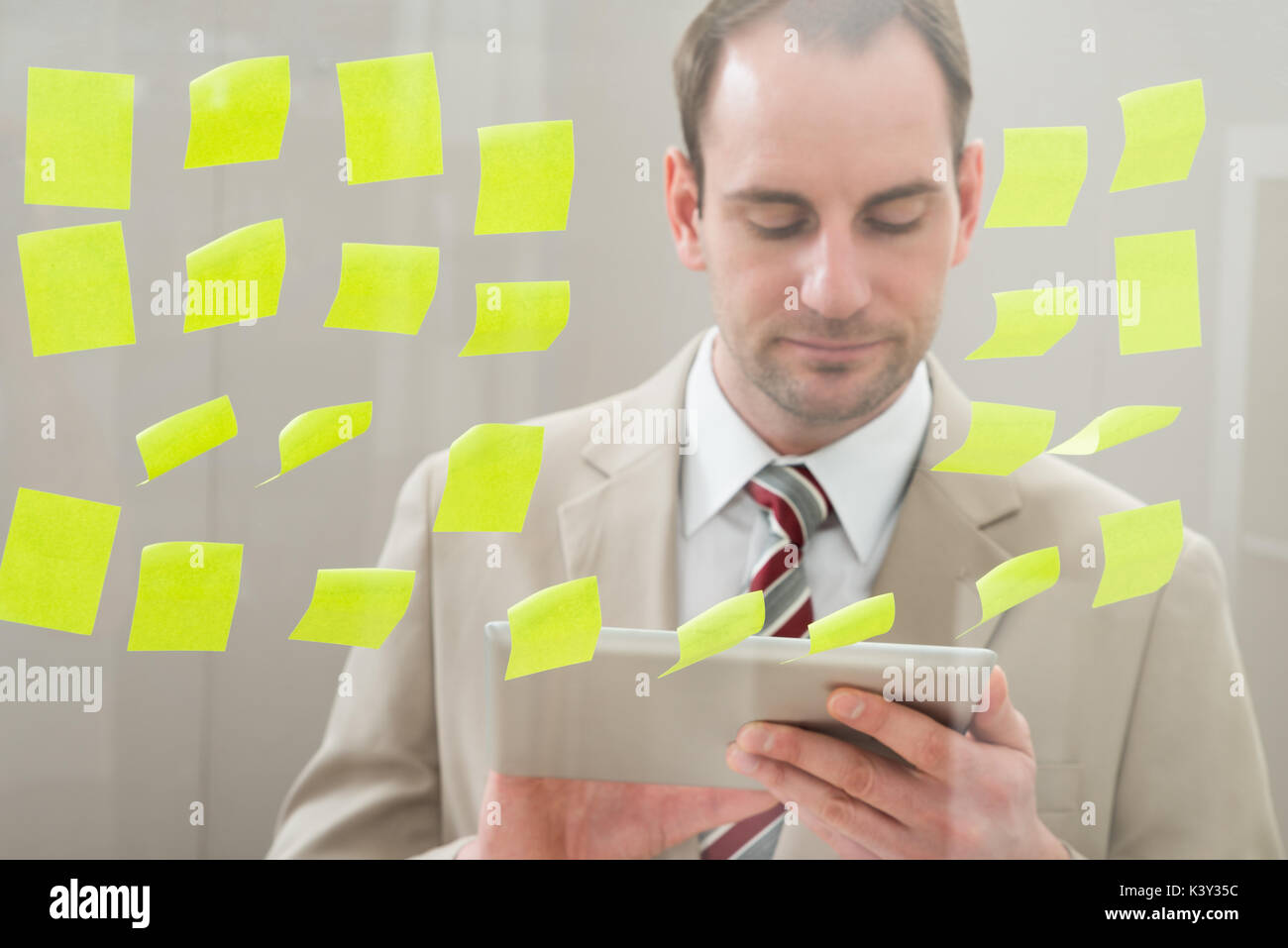 Digital sticky notes hi-res stock photography and images - Alamy