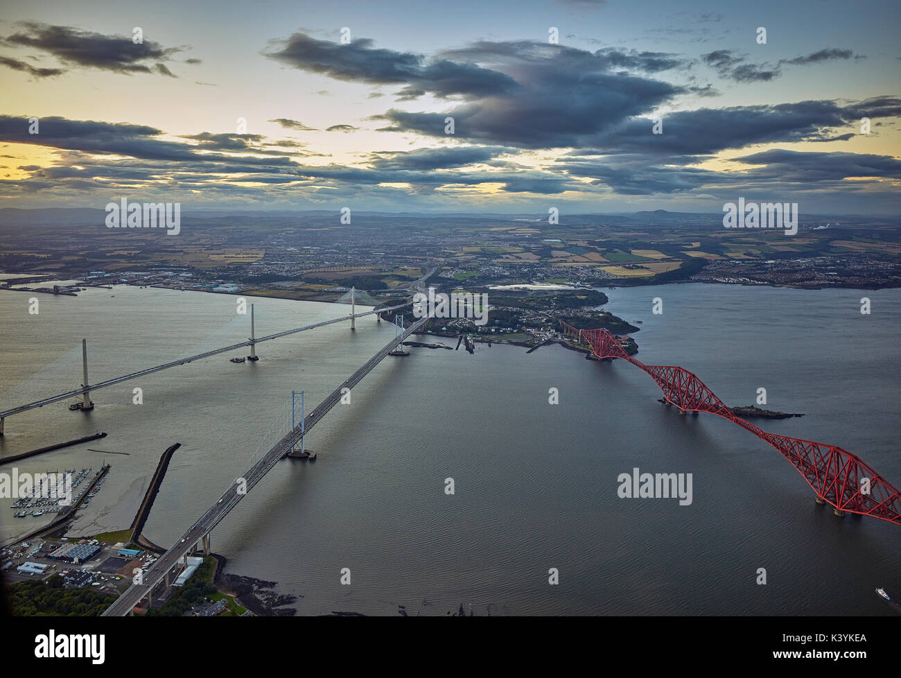 Forth bridges hi-res stock photography and images - Alamy