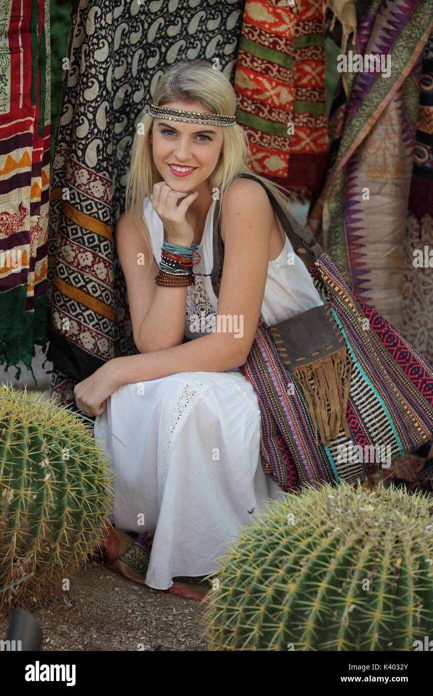 Hippie woman 60s hi-res stock photography and images - Alamy