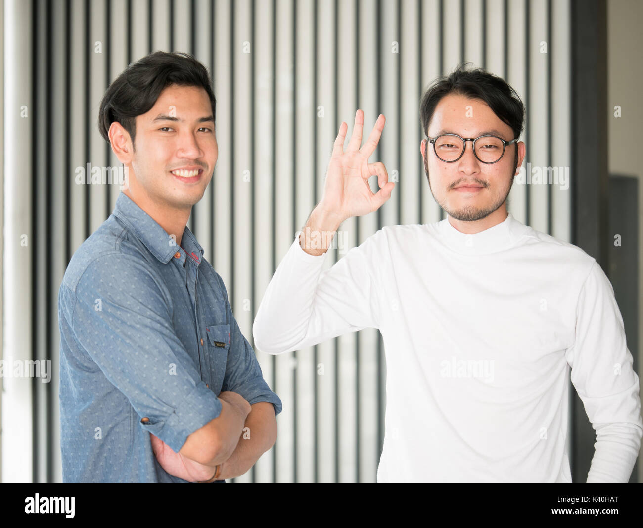 Give gesture hi-res stock photography and images - Alamy